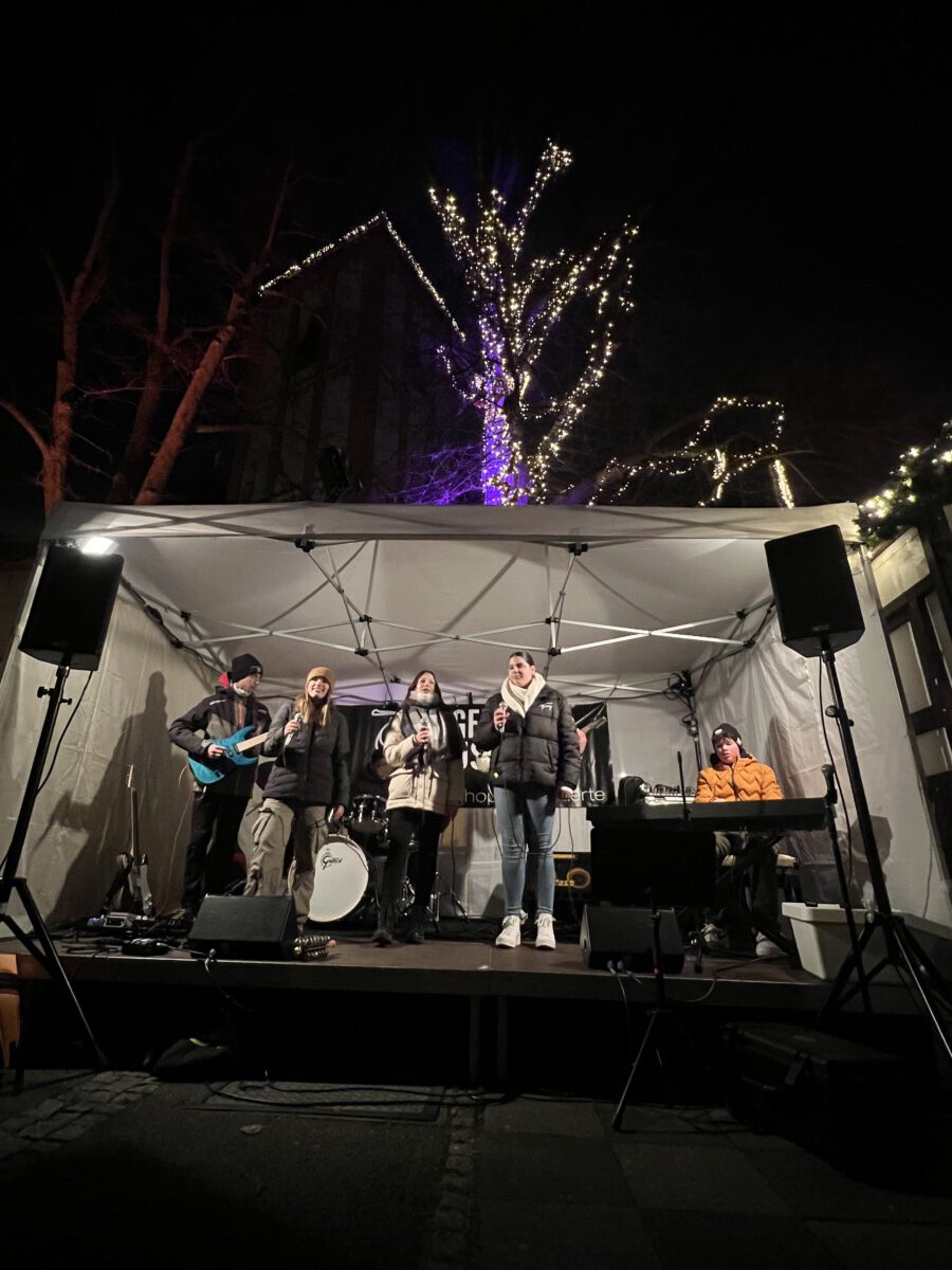 Die GEE Band AG mit erstem großen Auftritt am Siegener Weihnachtsmarkt ...